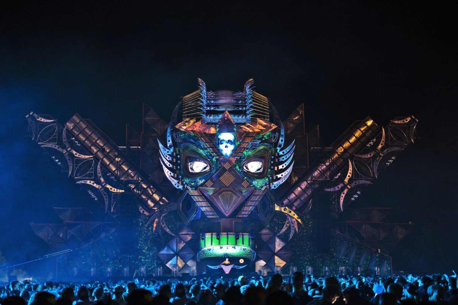 Tomorrowland 2026 Guide: Where to Stay, RV Rentals & Tips