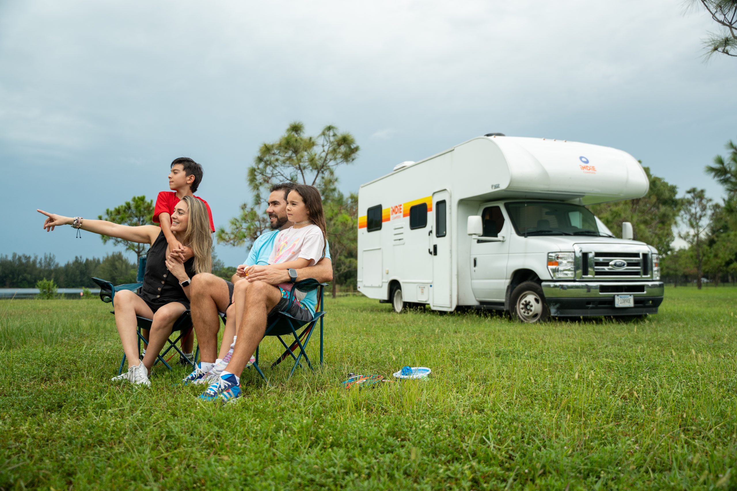 RV vs Motorhome Comparison Guide: Differences and Benefits | Indie ...